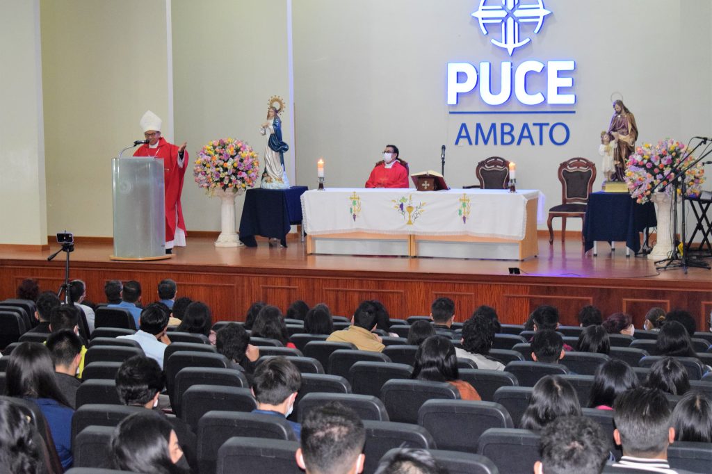 Bienvenida - PUCE Sede Ambato